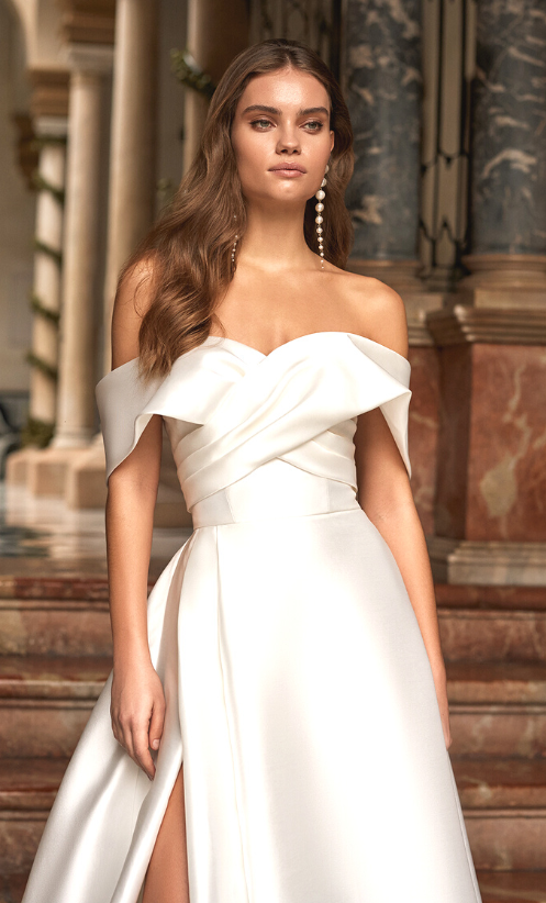 BWH 2023: Moonlight Bridal & Val Stefani - Collections - Bridal Buyer