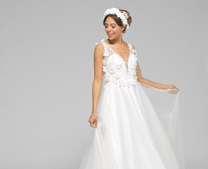 Shane Moore unveils his 5th collection at Bridal Week Harrogate March ...